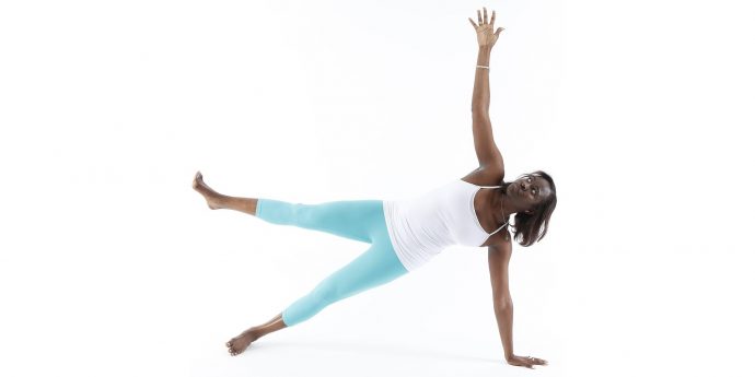 Postura de plancha lateral - Yogisima